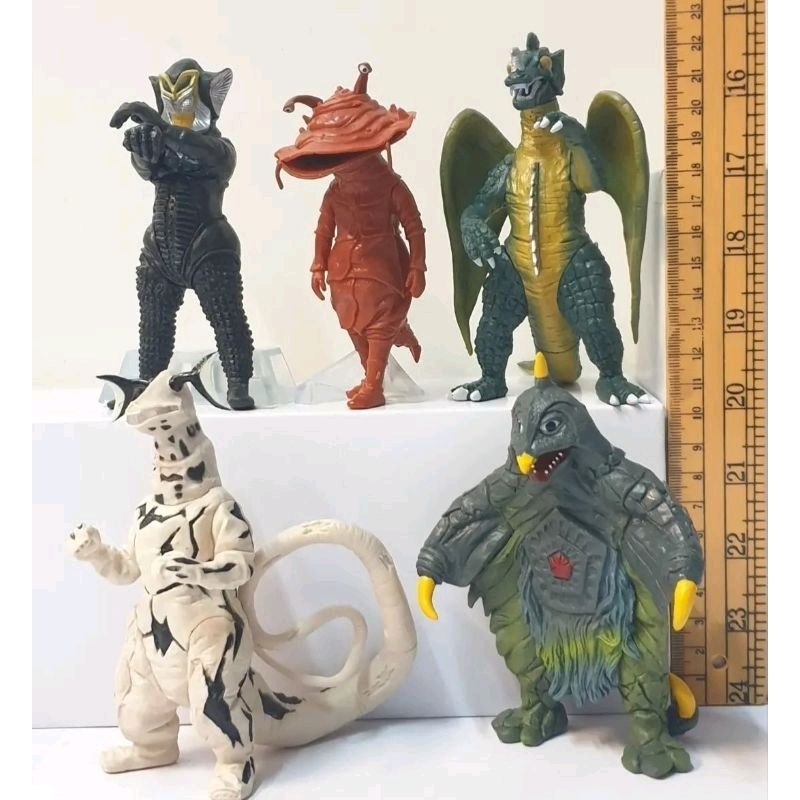 Jual ULTRAMAN SET MONSTER ACTION FIGURE | Shopee Indonesia