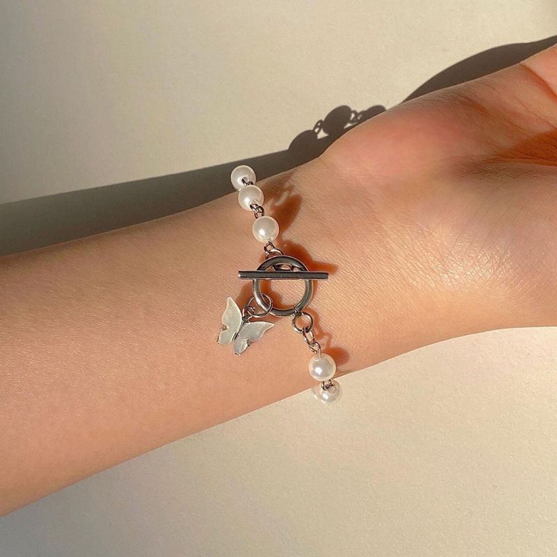 Jual Gelang mutiara liontin kupu kupu butterfly elegant Korea aesthetic ...