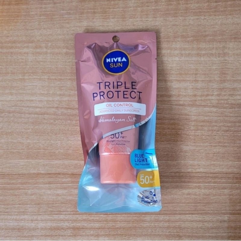 Jual NIVEA SUN Triple Protect Oil Control 40 ml SPF50+ PA+++ | Shopee ...