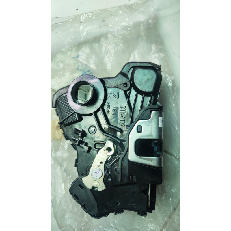 Jual Doorlock Door Lock Pintu Rush Terios Innova Fortuner Hilux Nav1 ...