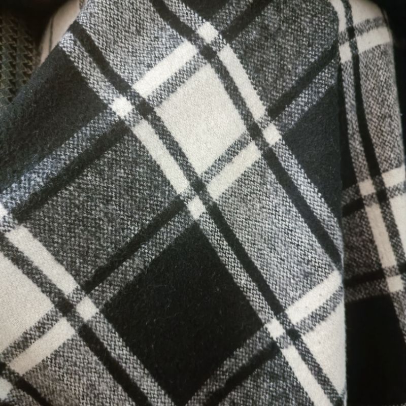 Jual BAHAN KAIN TWEED & WOOL TEBAL ( HARGA UNTUK 0,5 METER. ) | Shopee ...