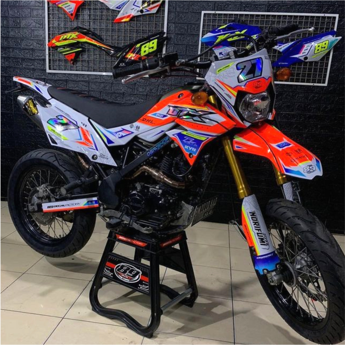 Jual DECAL KAWASAKI D-TRACKER/DTX KOMBINASI ORANGE FLOW + HOLOGRAM BISA ...