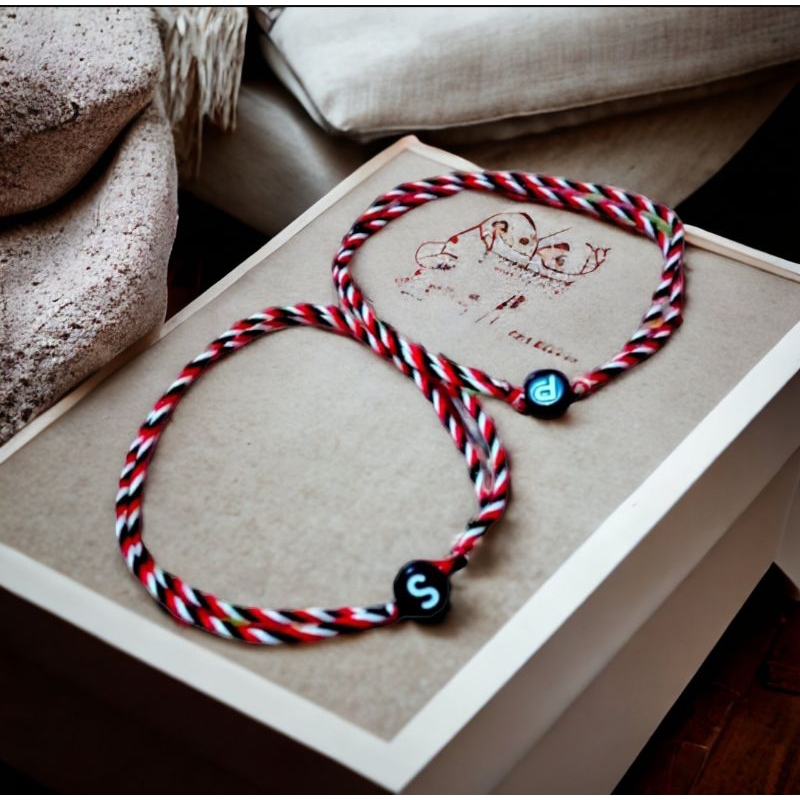 Jual gelang couple tridatu inisial huruf bisa custom gelang original ...