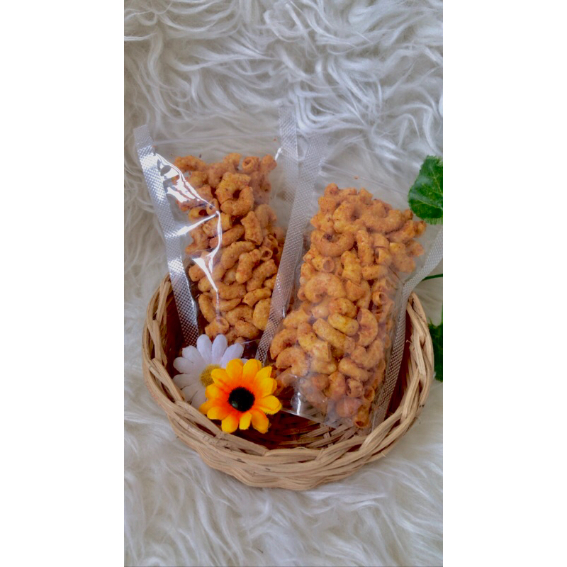 Jual snack cemilan jajanan murah hits viral makaroni kering crispy ...