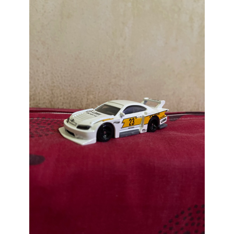 Jual Hot Wheels loose R32 fnf, nissan LBWK putih | Shopee Indonesia