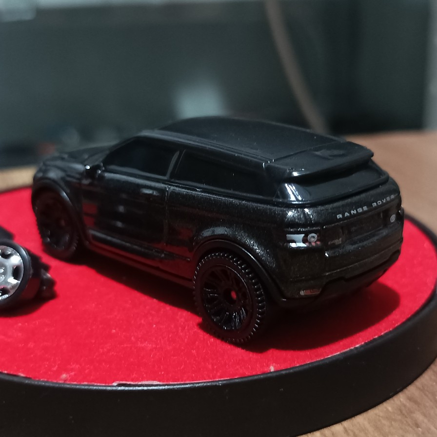 Jual MATCHBOX RANGE ROVER EVOQUE 2015 1:64 (LOOSE) | Shopee Indonesia