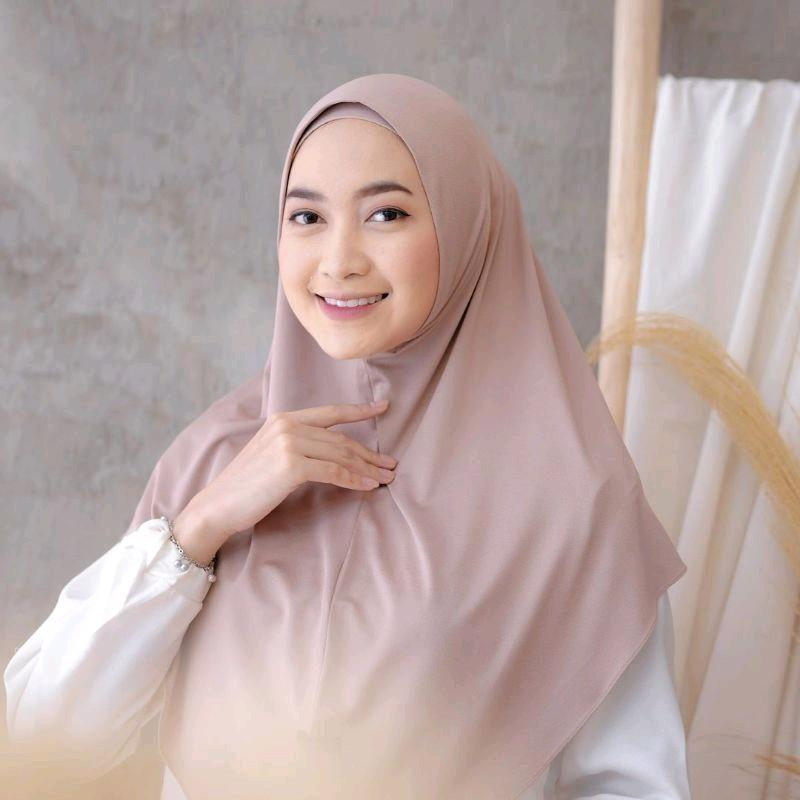 Jual Jilbab Bergo Hamidah Malay NON PET Size M | Khimar Daisy Instan Bergo Malay Jersey | Shopee ...
