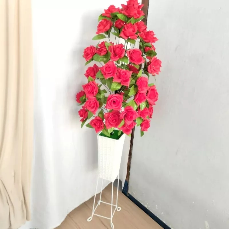 Jual Bunga artificial Hias Plastik Besar Dengan Pot Rotan Sintetis ...