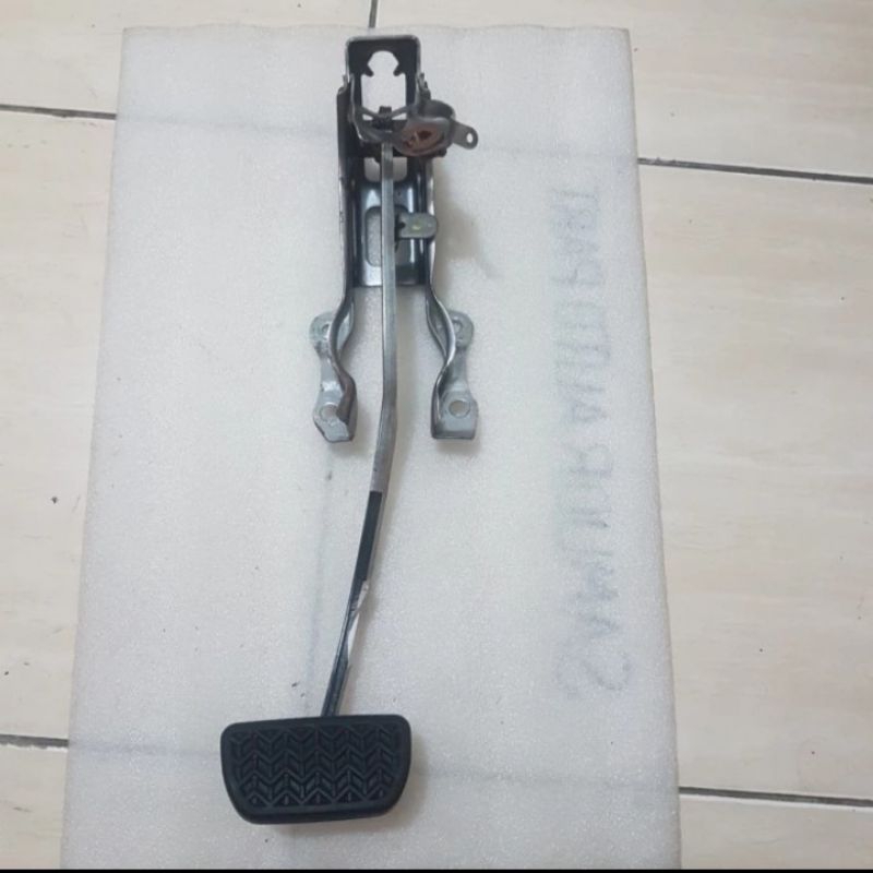 Jual Pedal Rem pemakaian khusu untuk Toyota Yaris dan Vios Matic ...