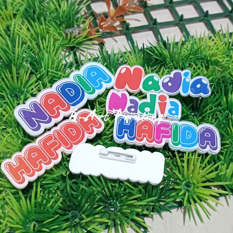 Jual BROS PIN Nama Name Tag Akrilik Papan Nama Warna Warni SD TK SMP MI ...