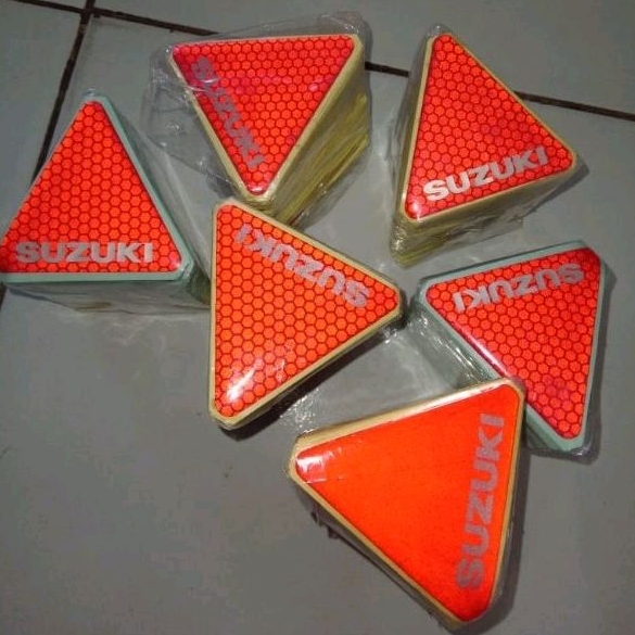 Jual Sticker stiker Emblem Timbul Segitiga Suzuki | Shopee Indonesia