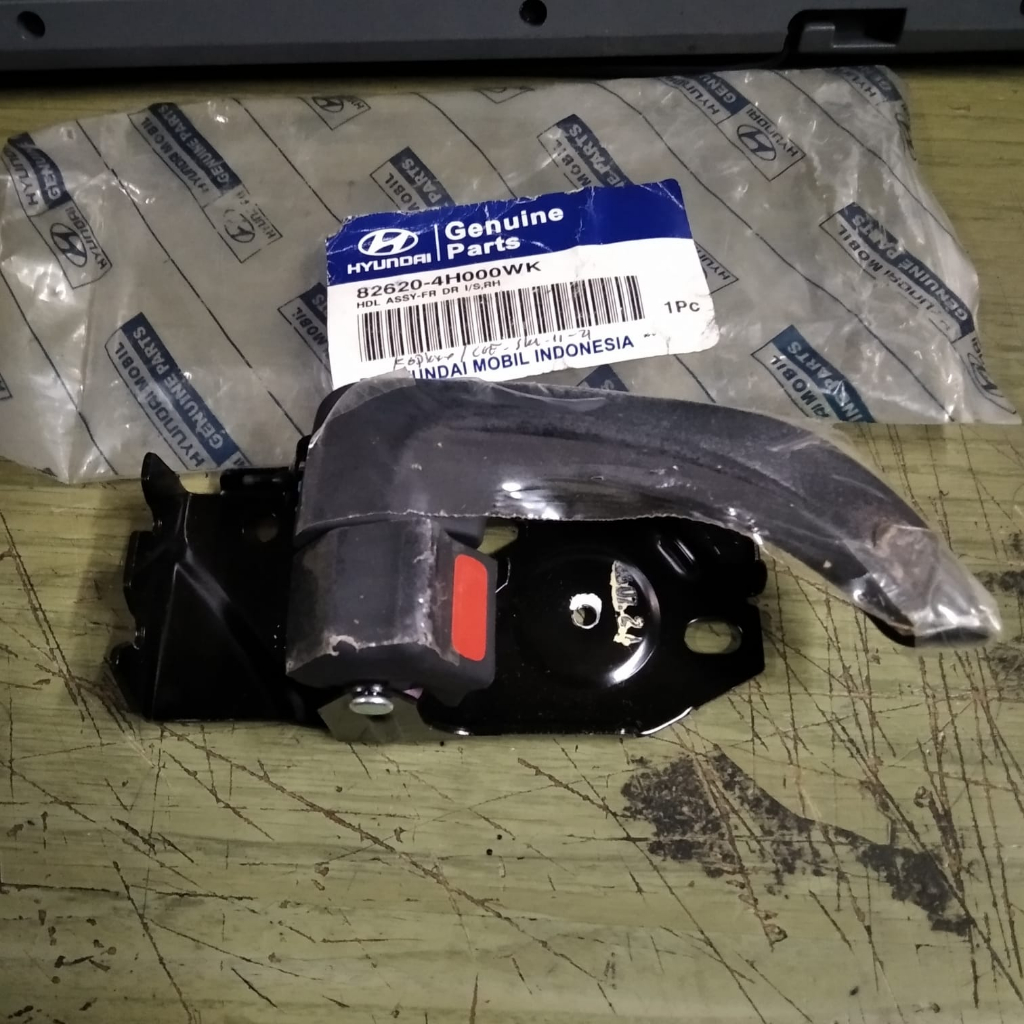 Jual HANDLE PINTU DALAM DEPAN HYUNDAI H1 82620-4H000 ORI | Shopee Indonesia