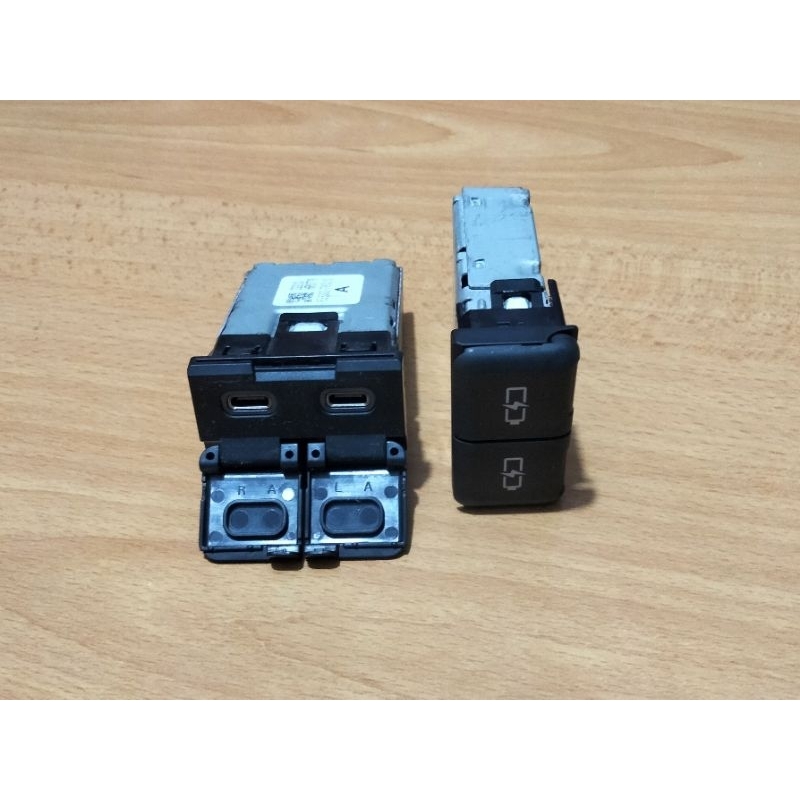 Jual USB CHARGER HP TEPSI MOBIL UNIVERSAL ORIGINAL | Shopee Indonesia