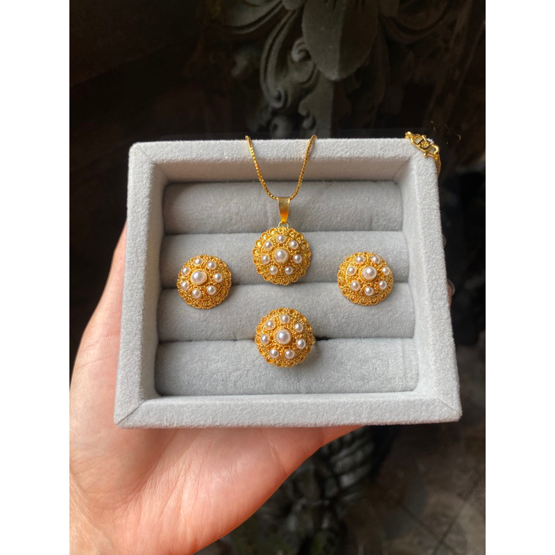 Jual Set Mutiara Bunga Tembaga (Giwang Tusuk Skrup Biasa) | Shopee ...
