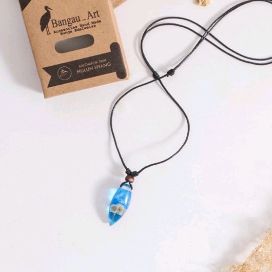 Jual Kalung pria tali hitam liontin resin blue ocean glow in the dark ...
