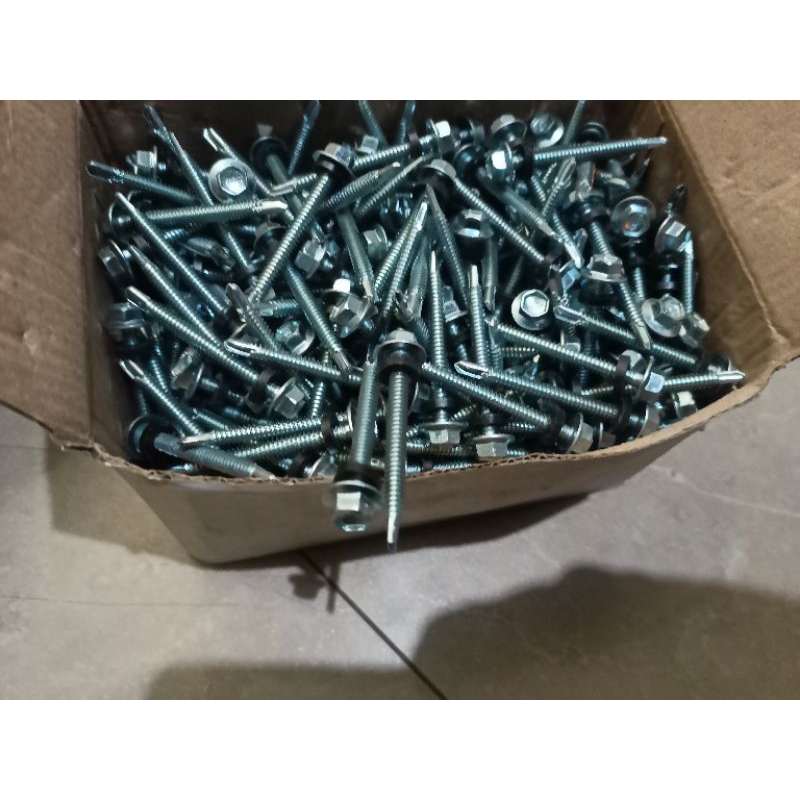 Jual skrup sekrup roofing putih 5 cm /12 x 50 harga per 1 pcs | Shopee ...