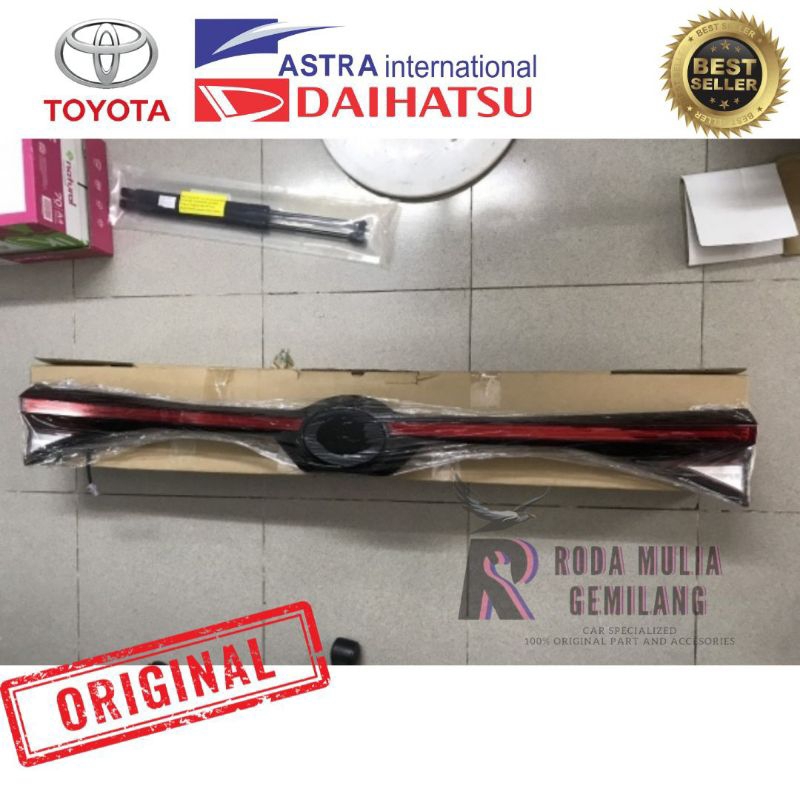 Jual Trunklid Lampu Bagasi Avanza Xenia VELOZ 2022 Original 81580-BZ150 ...