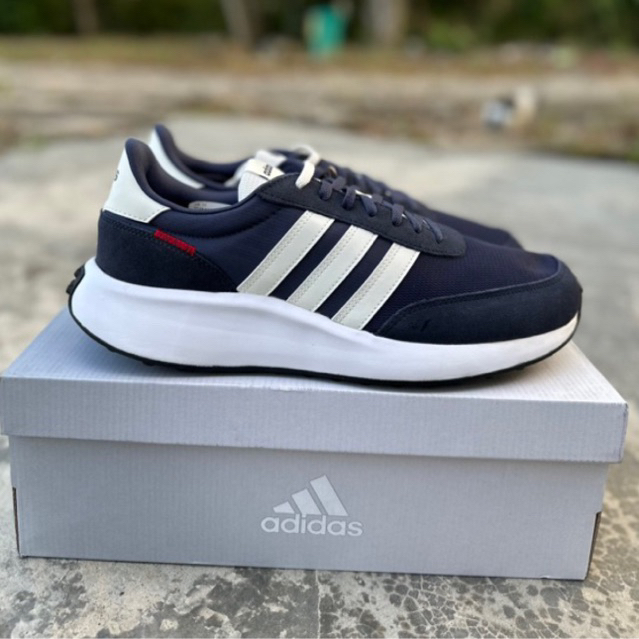 Jual Sepatu Pria Adidas Running Run 70s Lifestyle Original BNIB Resmi ...