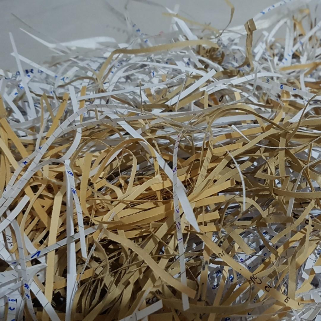 Jual Kertas cacah sobekan kertas shred paper untuk packaging Shredded ...