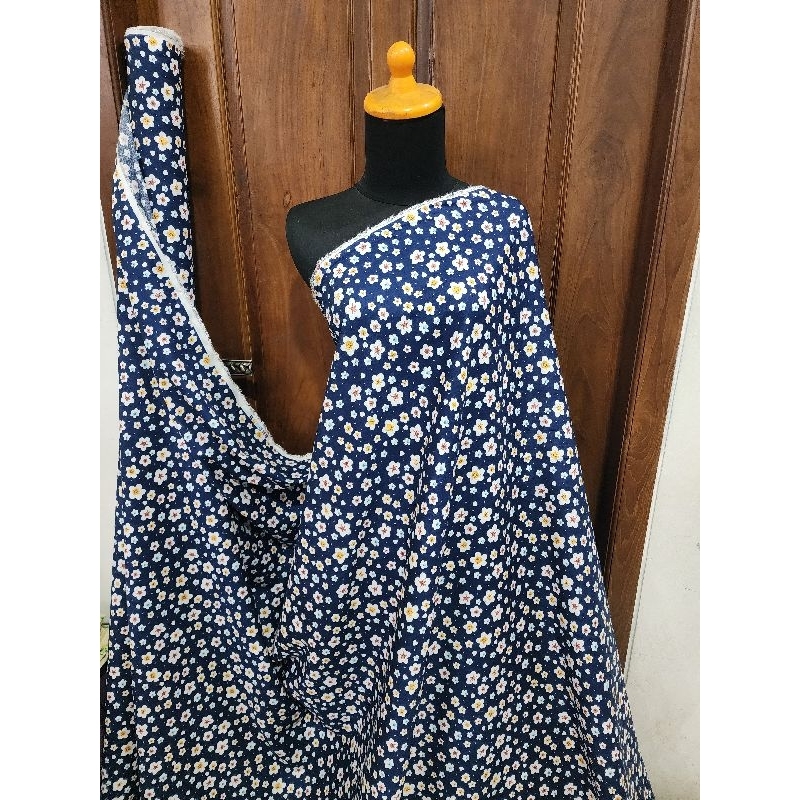 Jual Kain Rayon Viscose Bunga Animasi Kecil Full Dasar Navy (3m ...