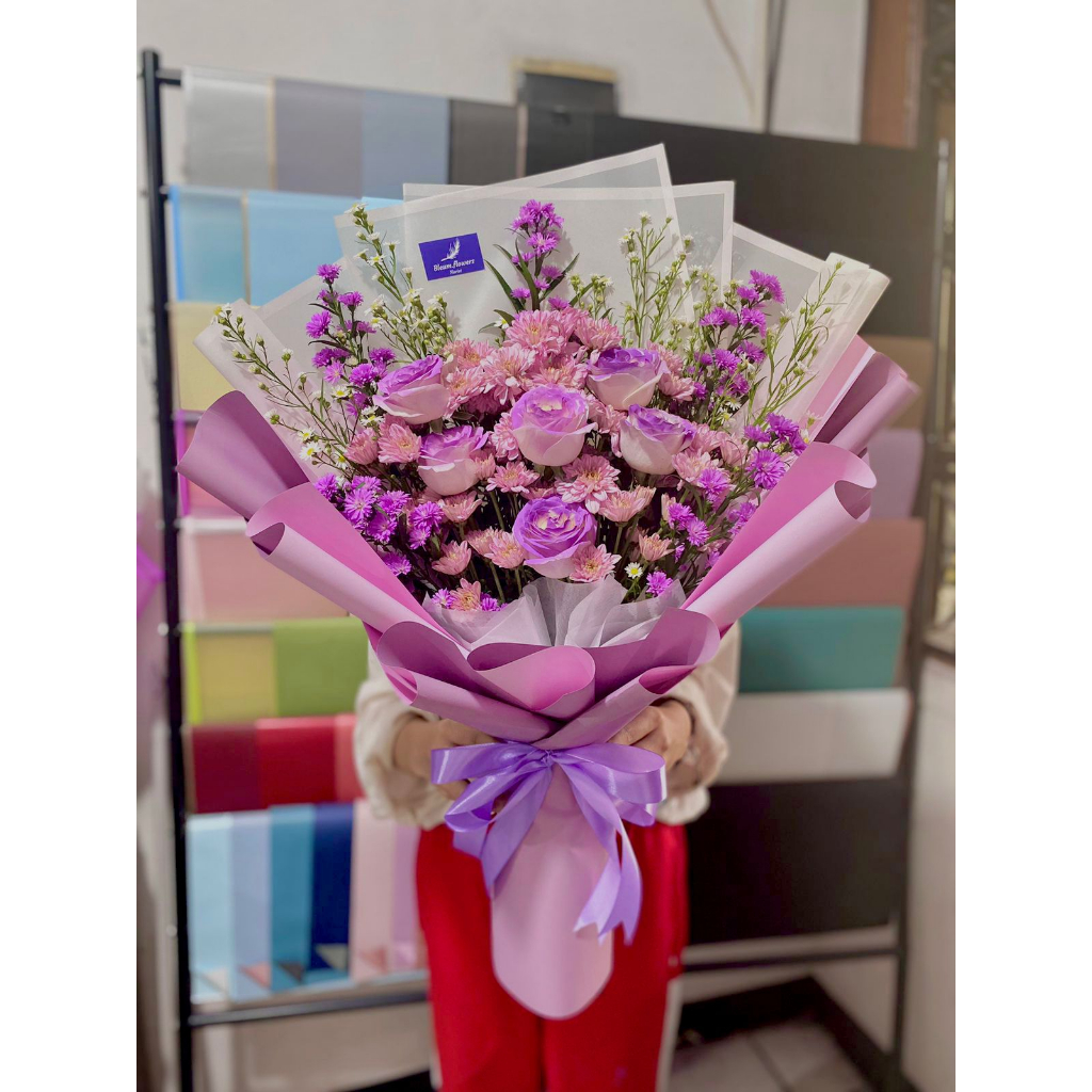Jual BUKET BUNGA /FLOWERS BOUQUET MAWAR PINK GRADASI UNGU | Shopee ...