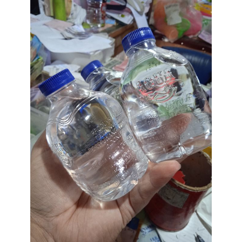 Jual Air mineral AQUA CUBE 1 dus isi 24 (220ml) | Shopee Indonesia