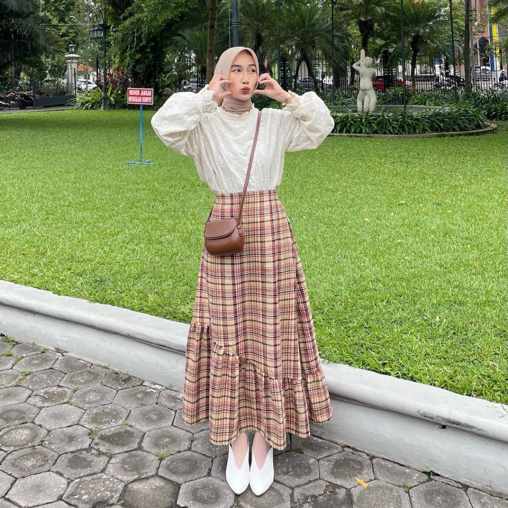 Jual (limited edition) Rok Korea Ruffle Maxi kotak premium / long skirt ...