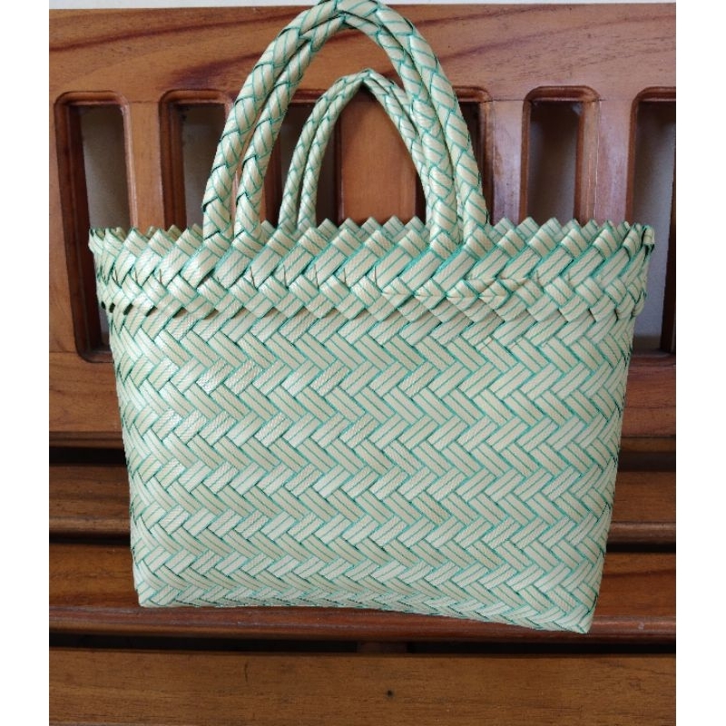 Jual tas anyaman lurik polos kecil (S) UK 22cm x 10cm x 20 cm | Shopee ...