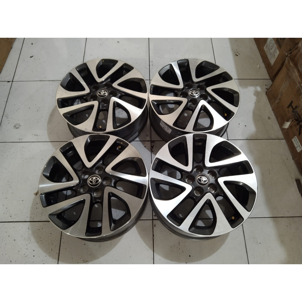 Jual Velg Mobil Bekas Oem Copotan Sienta Ring 16x6 Pcd 5x100 Grey Polish Pnp Altis New Avanza ...