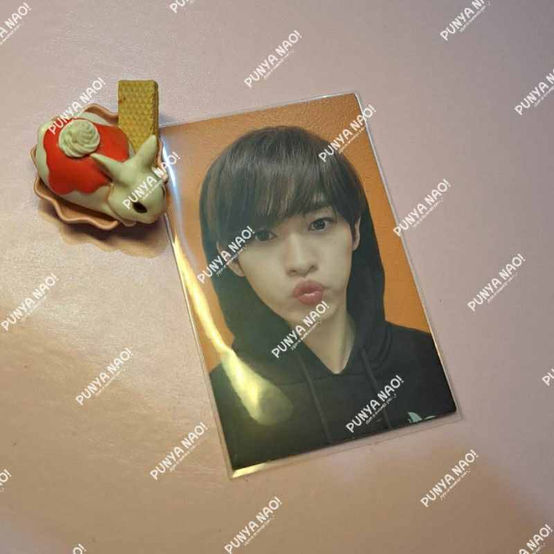 Jual double side orange photocard pout lee know limited go stray kids ...