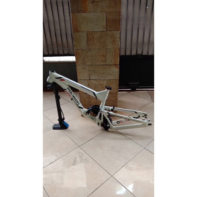Jual Frame Sepeda Downhill MTB POLYGON COLLOSUS DH 2 2.0 Include ...