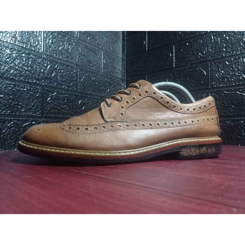Jual Sepatu CLARKS OLIVER WING LEATHER (kulit-coklat) , size 42,5 ...