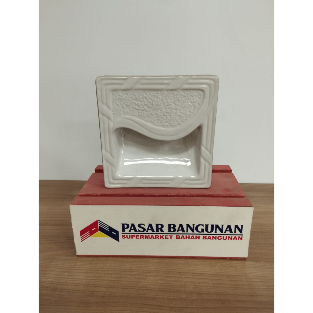 Jual Roster Colonial TRISENSA RO-6C Ukuran 30x30 | Shopee Indonesia