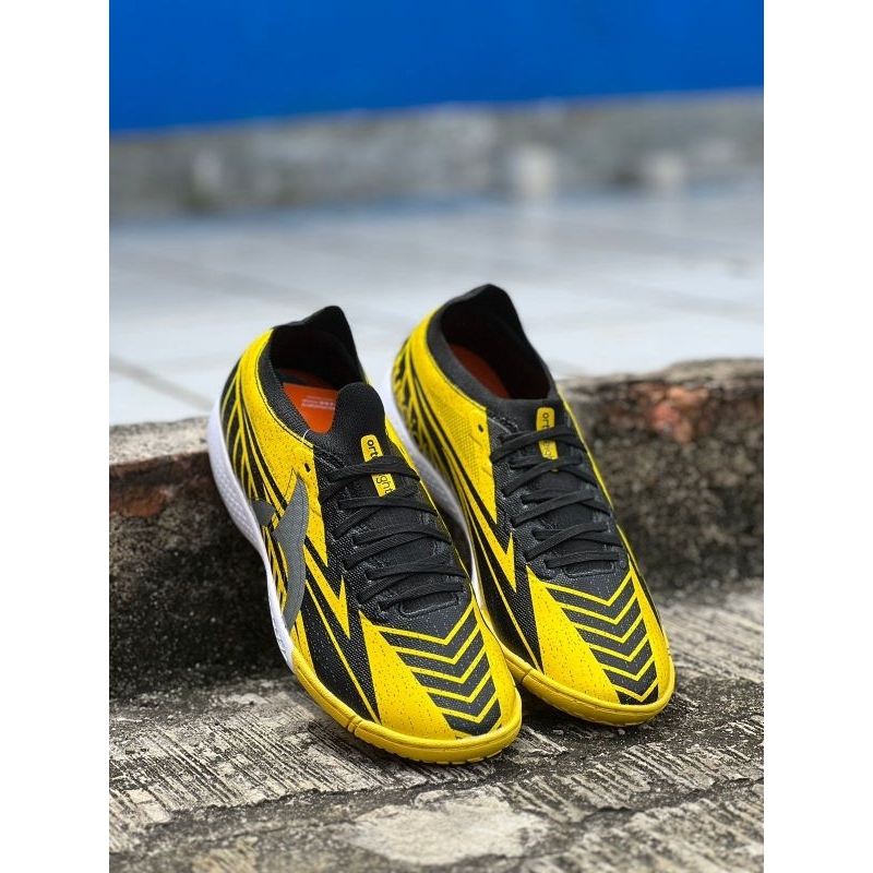 Jual Sepatu Futsal Ortuseight Ortus Catalyst Liberte Infinity In New ...