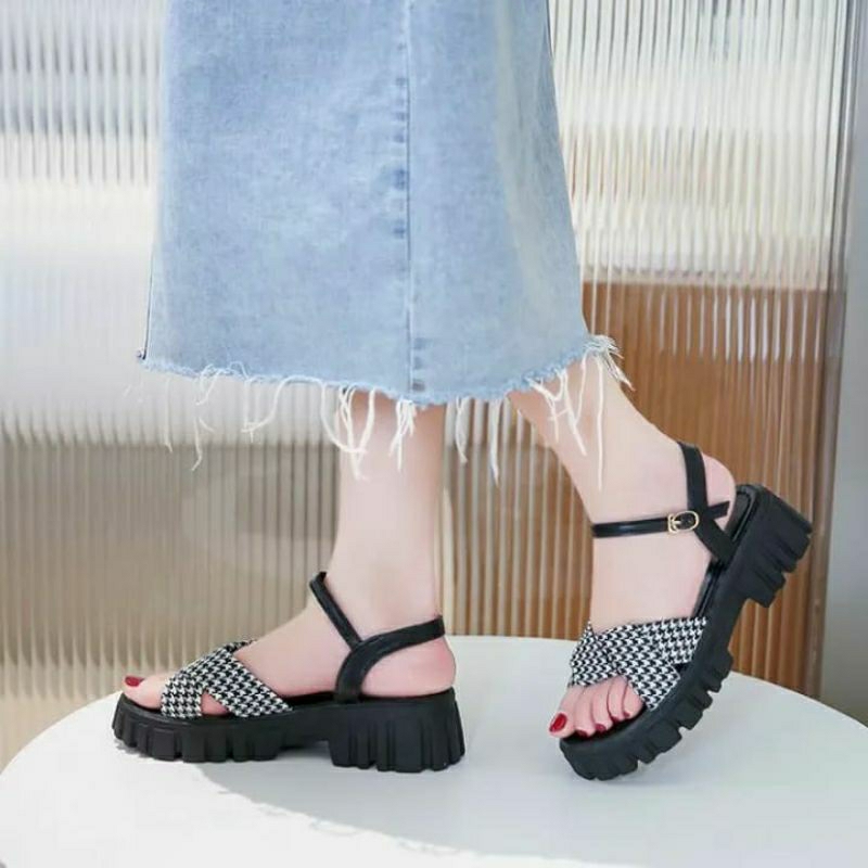 Jual SENDAL WEDGES SILANG TERBARU 2023 | Shopee Indonesia