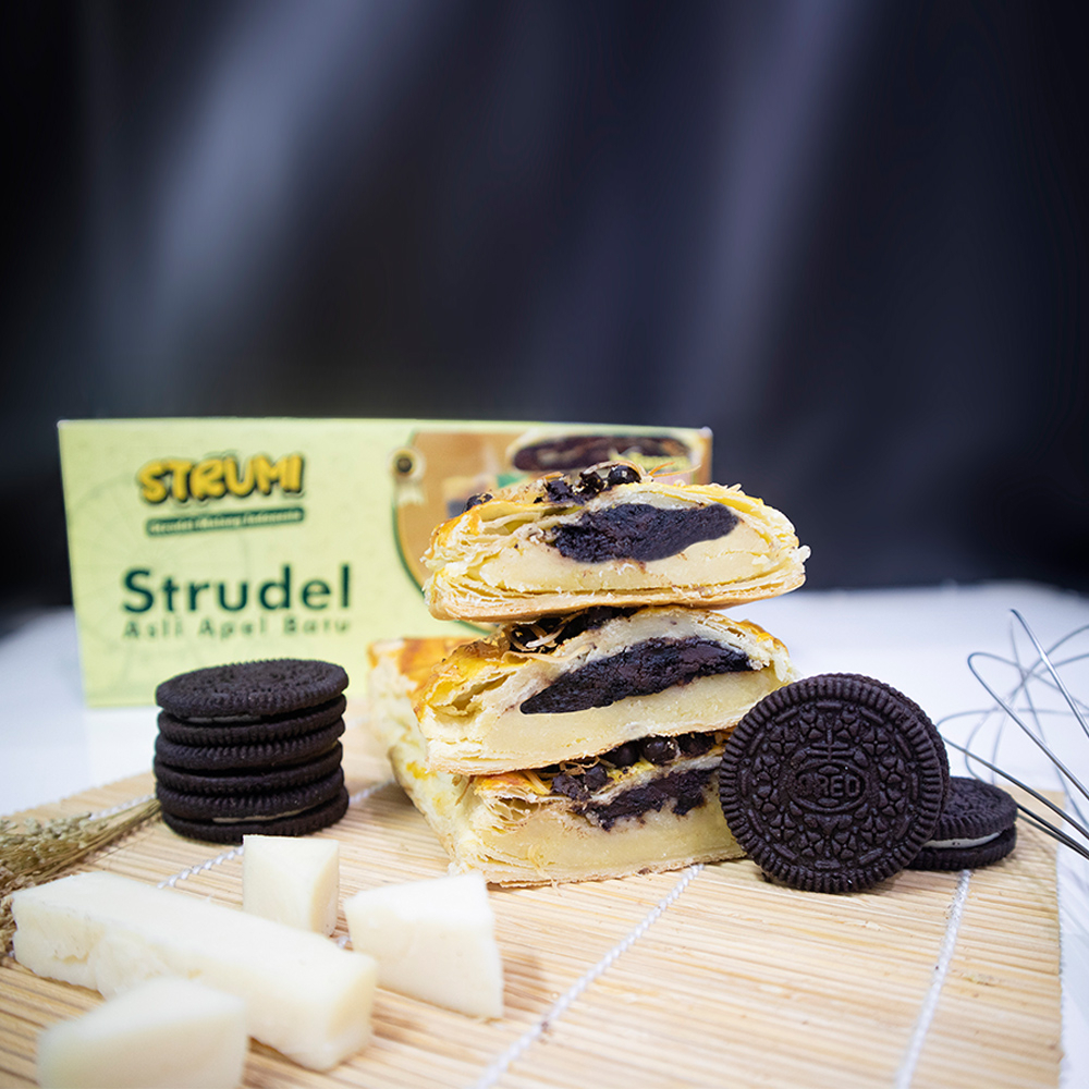 Jual STRUMI (Strudel Ukuran Mini) Varian Cheese Oreo | Oleh-Oleh Khas ...