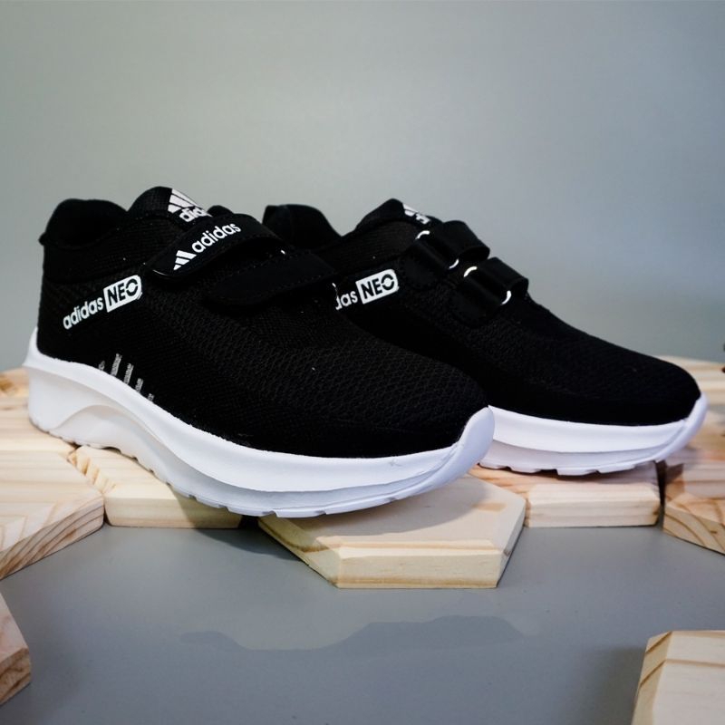 Jual Sepatu Adidas Neo sepatu sekolah terbuat dari bahan mesh ...