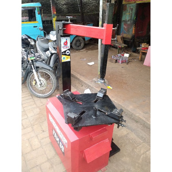 Jual alat pembuka ban motor mobil tire changer manual / buka ban motor ...