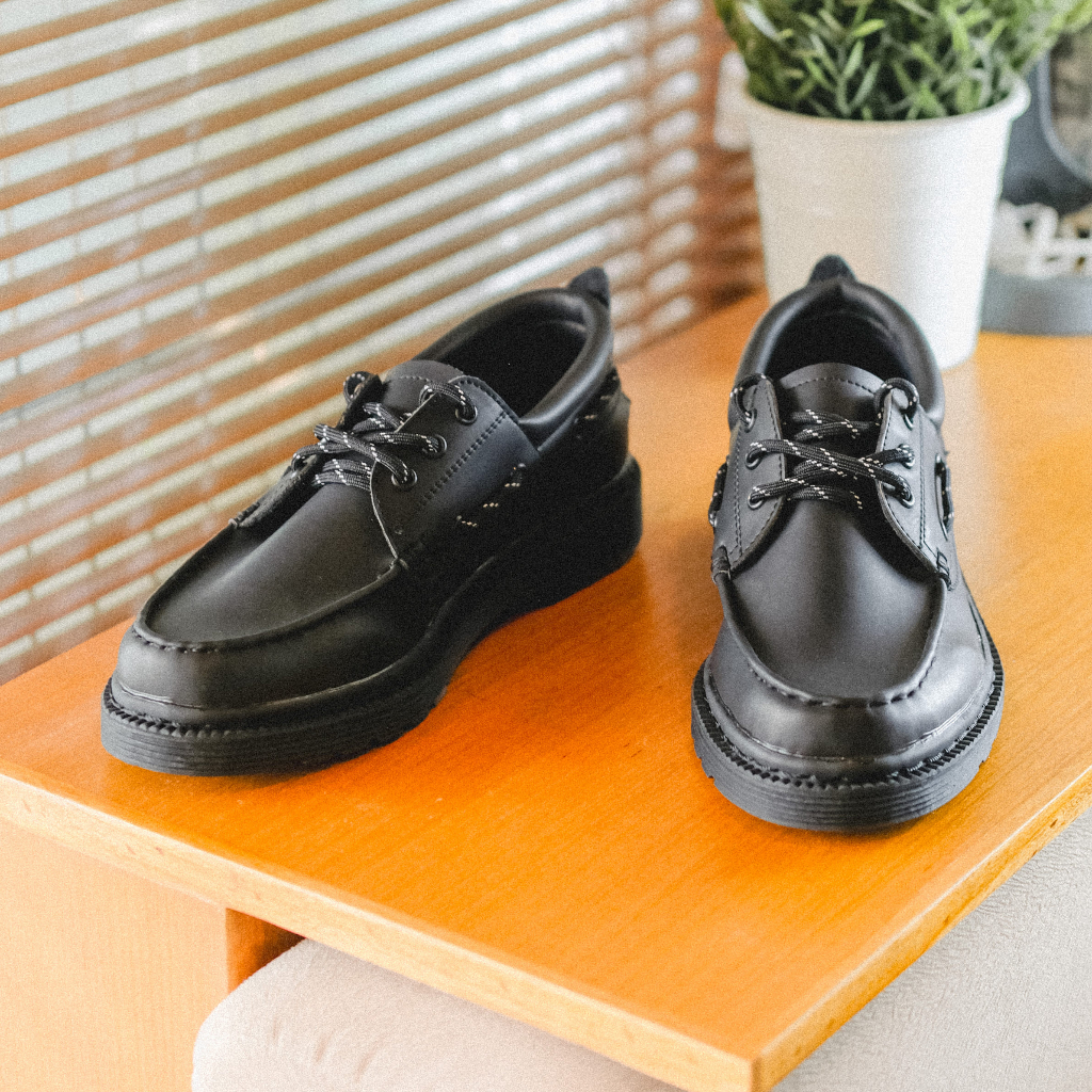 Jual Walko - Sepatu Pria Docmart Northbay Moccassin Black on Black ...