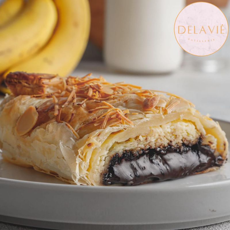 Jual Choco cheese puff /choco cheese banana melted puff pastry (delavie ...