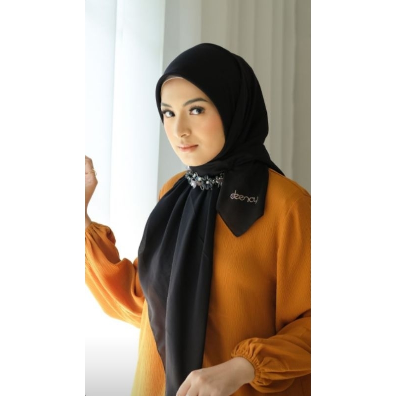 Jual DEENAY SCARVES - LIZA MATTE GOLD BLACK | Shopee Indonesia