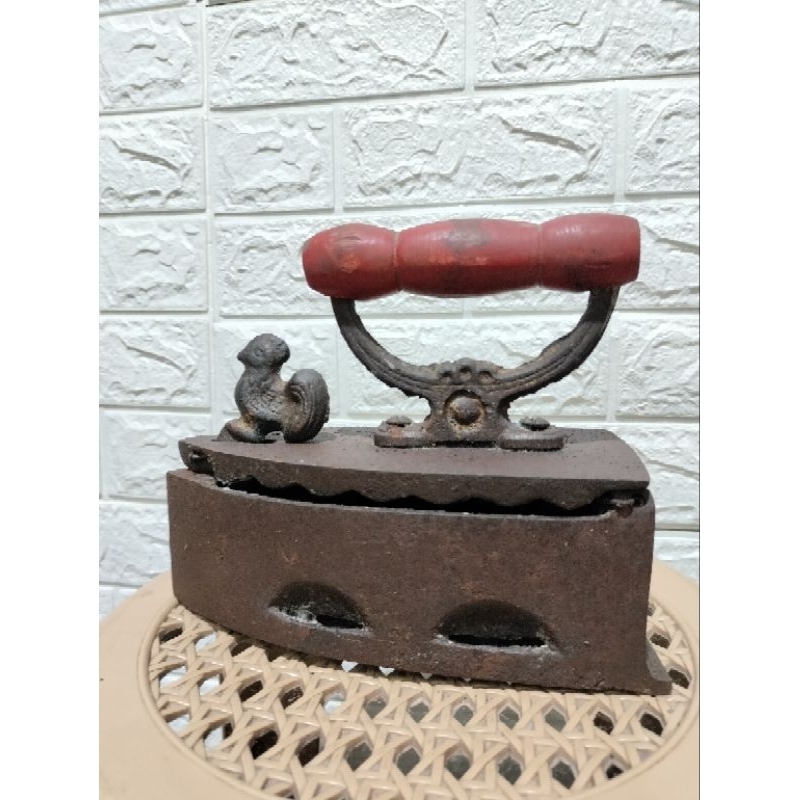 Jual Setrika arang ayam jago original besi jadul vintage | Shopee Indonesia