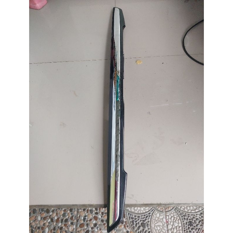 Jual garnis pintu belakang new innova | Shopee Indonesia