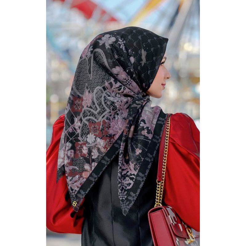 Jual Buttonscarves The Dream Park Series | Shopee Indonesia