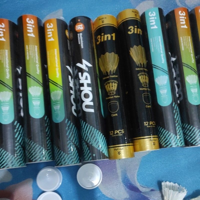 Jual 1 slop shuttlecock bekas SHUTTLECOCK 3 IN 1 SHOU BEKAS SHUTTLECOCK ...