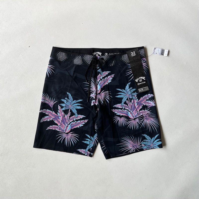 Jual BOARDSHORT QUIKSILVER SIZE 32 ORIGINAL ( CELANA SURFING QUIKSILVER DAN BILLABONG ORIGINAL ...
