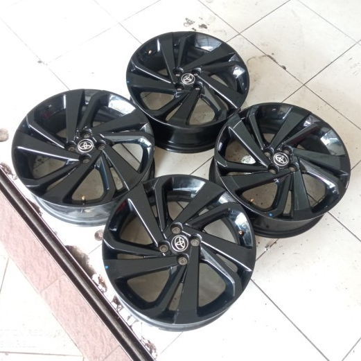 Jual Velg Original Mobil Toyota Raize Ring 17 Velg Bekas Copotan Mobil ...