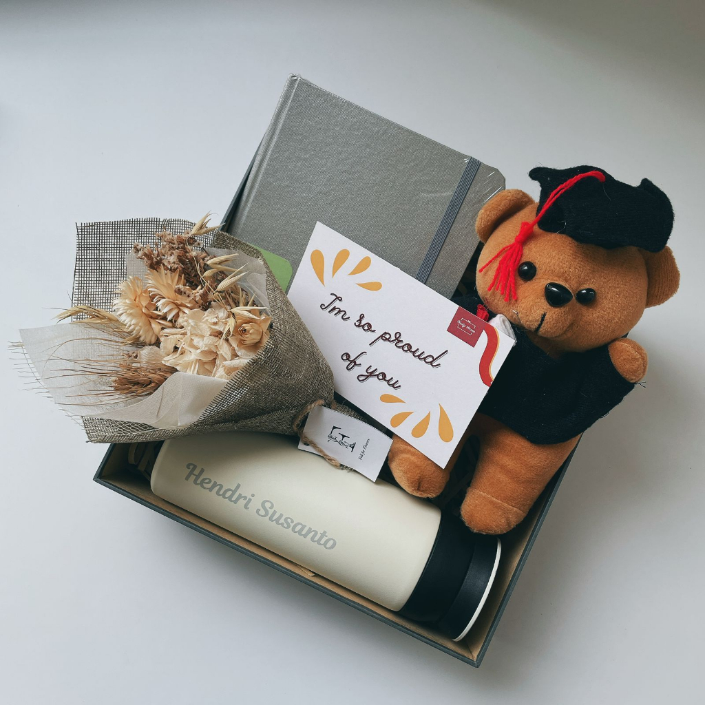 Jual Graduation Hampers / Hadiah Graduation / Hampers Wisuda by TRULY ...