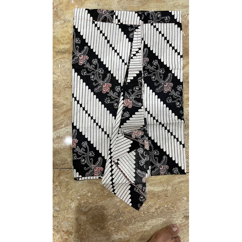 Jual Kain Sembong /Kain Batik Setengah/Kain Sapiturang Prada | Shopee ...