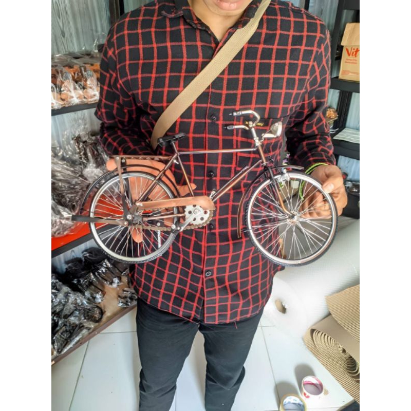 Jual Miniatur sepeda jumbo panjangnya 43cm dari besi | Shopee Indonesia